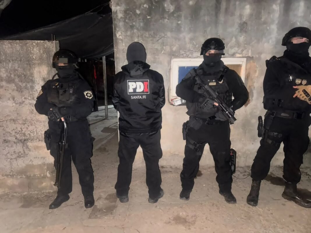 PDI detuvo a dos personas y secuestró cocaína, armas de fuego y dinero ...